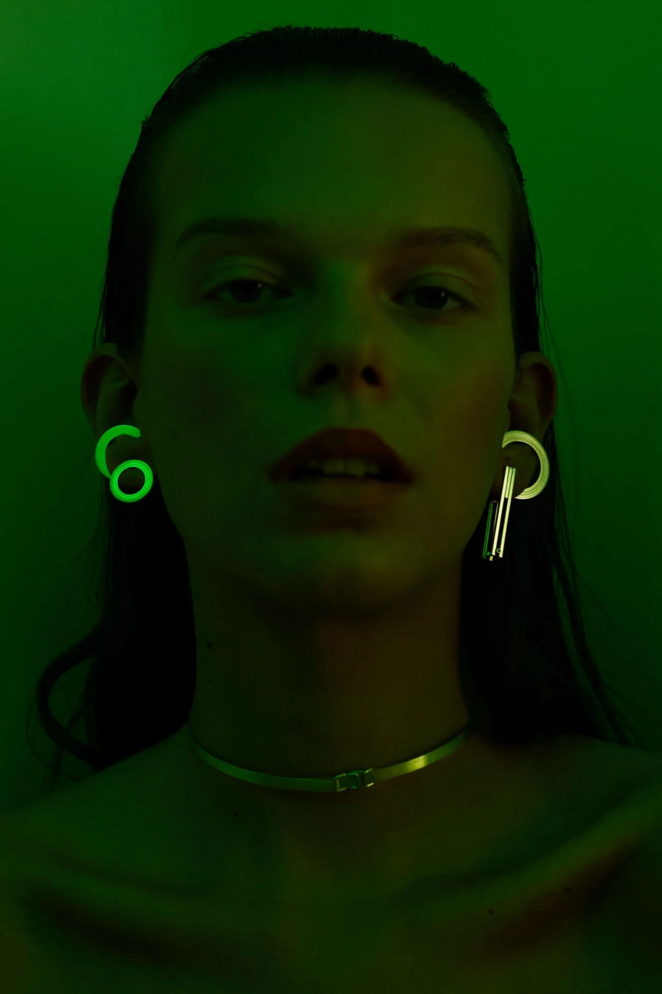 C Line Orbit Back Cuff Closure — THE SENSE OF BEAUTY