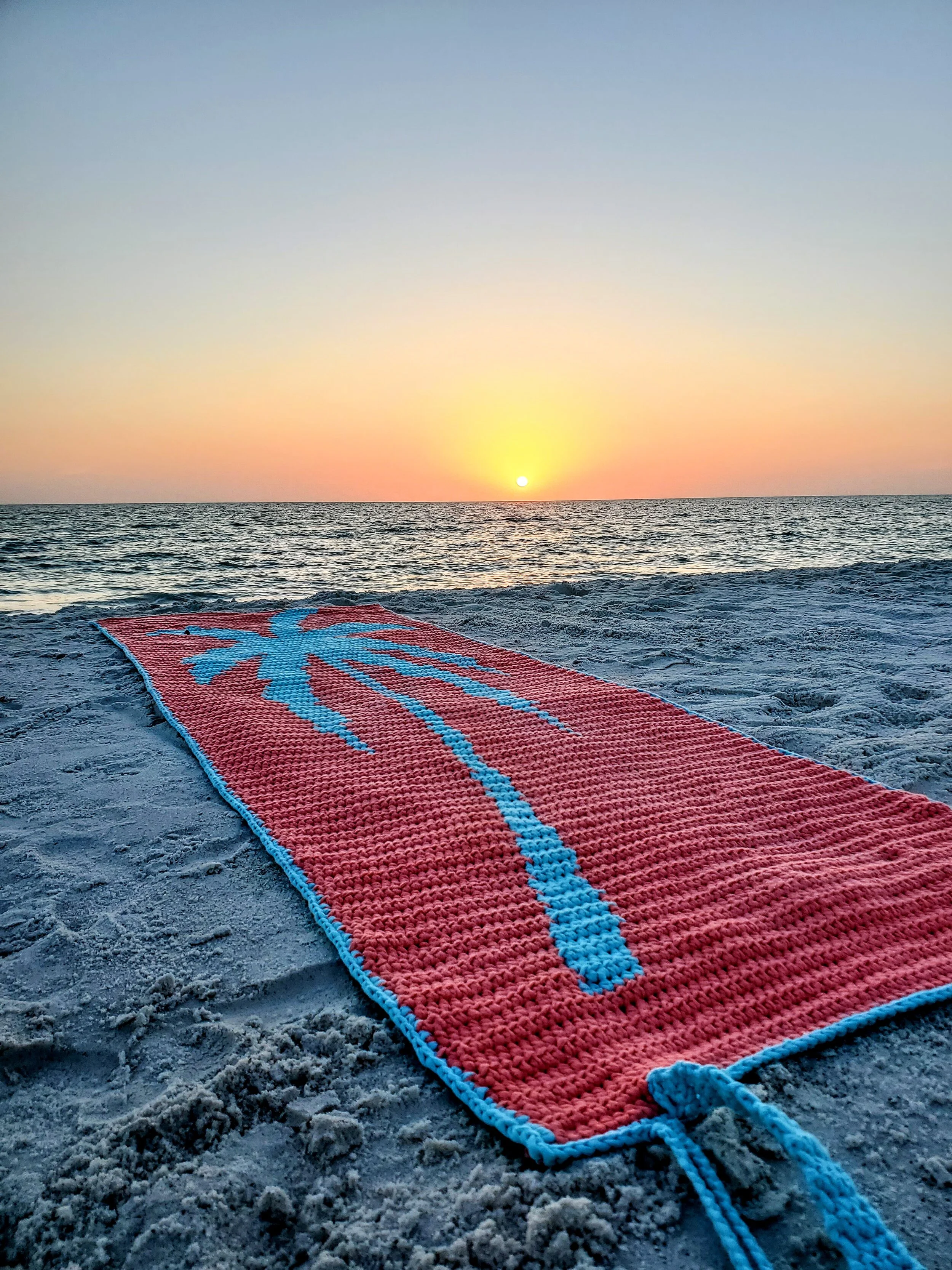 Keep Palm And Beach Mat On Pattern (PDF) — Knitting Tipsy