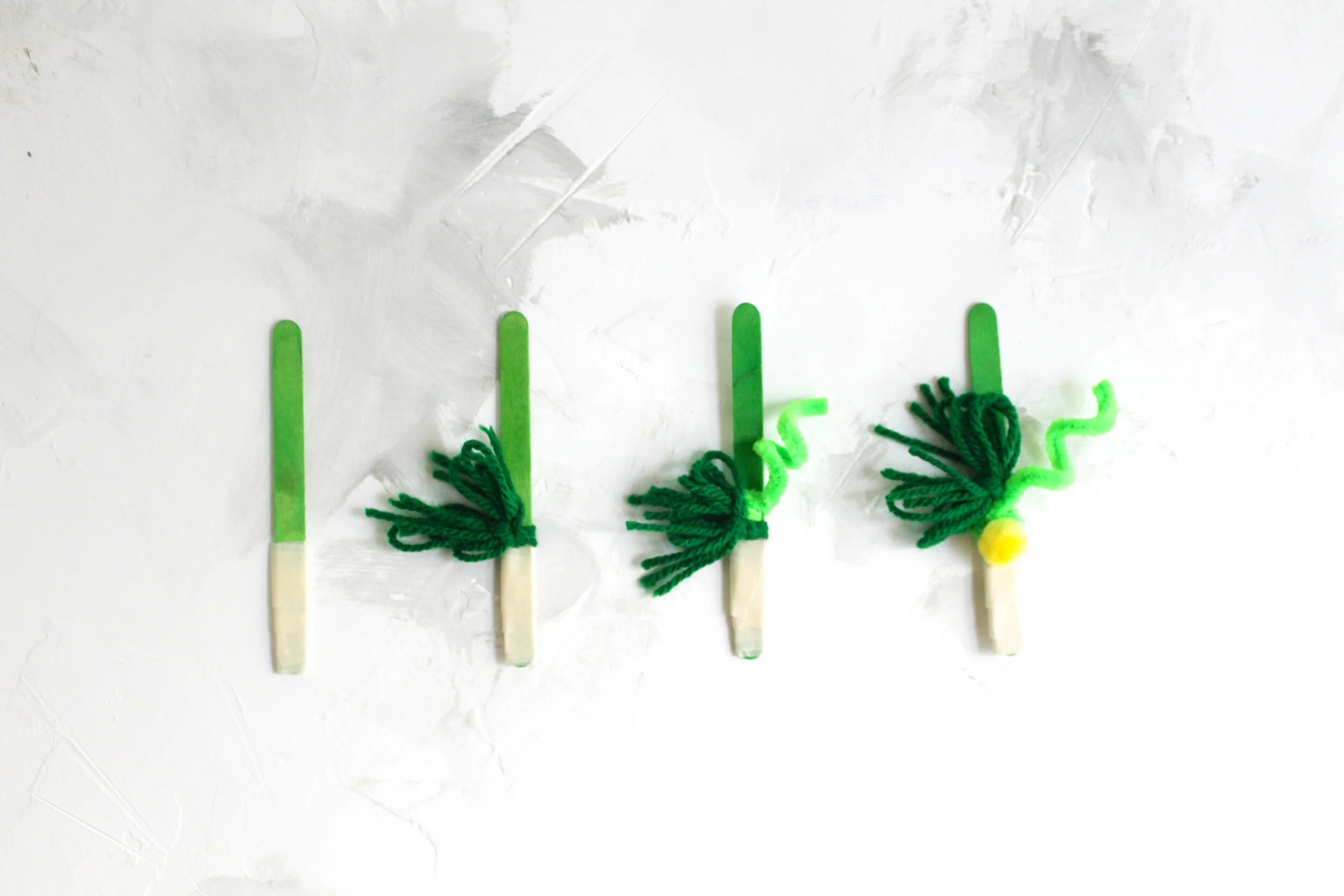 CRAFT STICK LULAV WITH POM POM ETROG — Make It Jewish