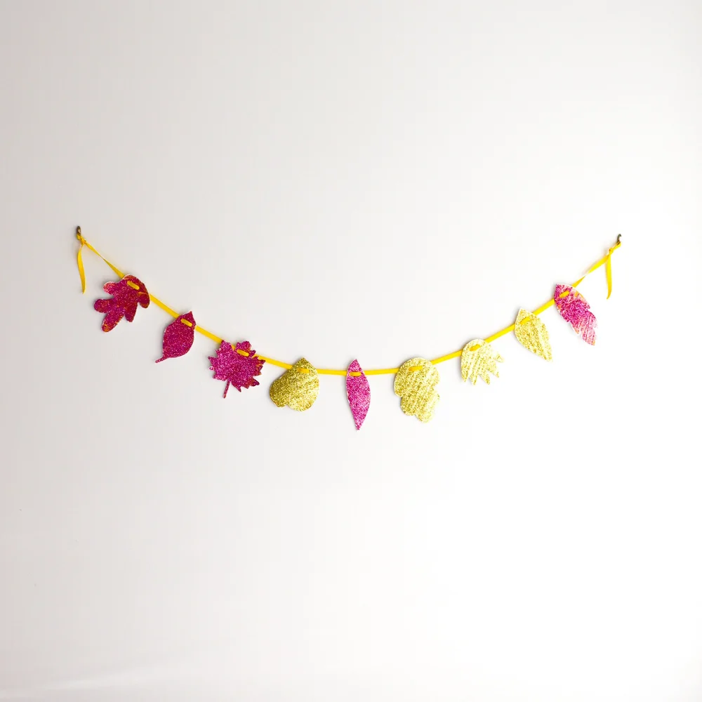 GLITTERY LEAVES GARLAND — Make It Jewish
