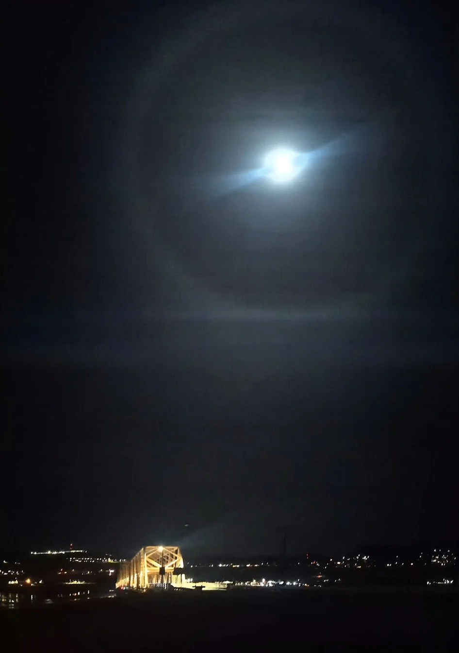 Celestial Wonder: Lunar Halo Illuminates The Night Sky in the Gorge ...