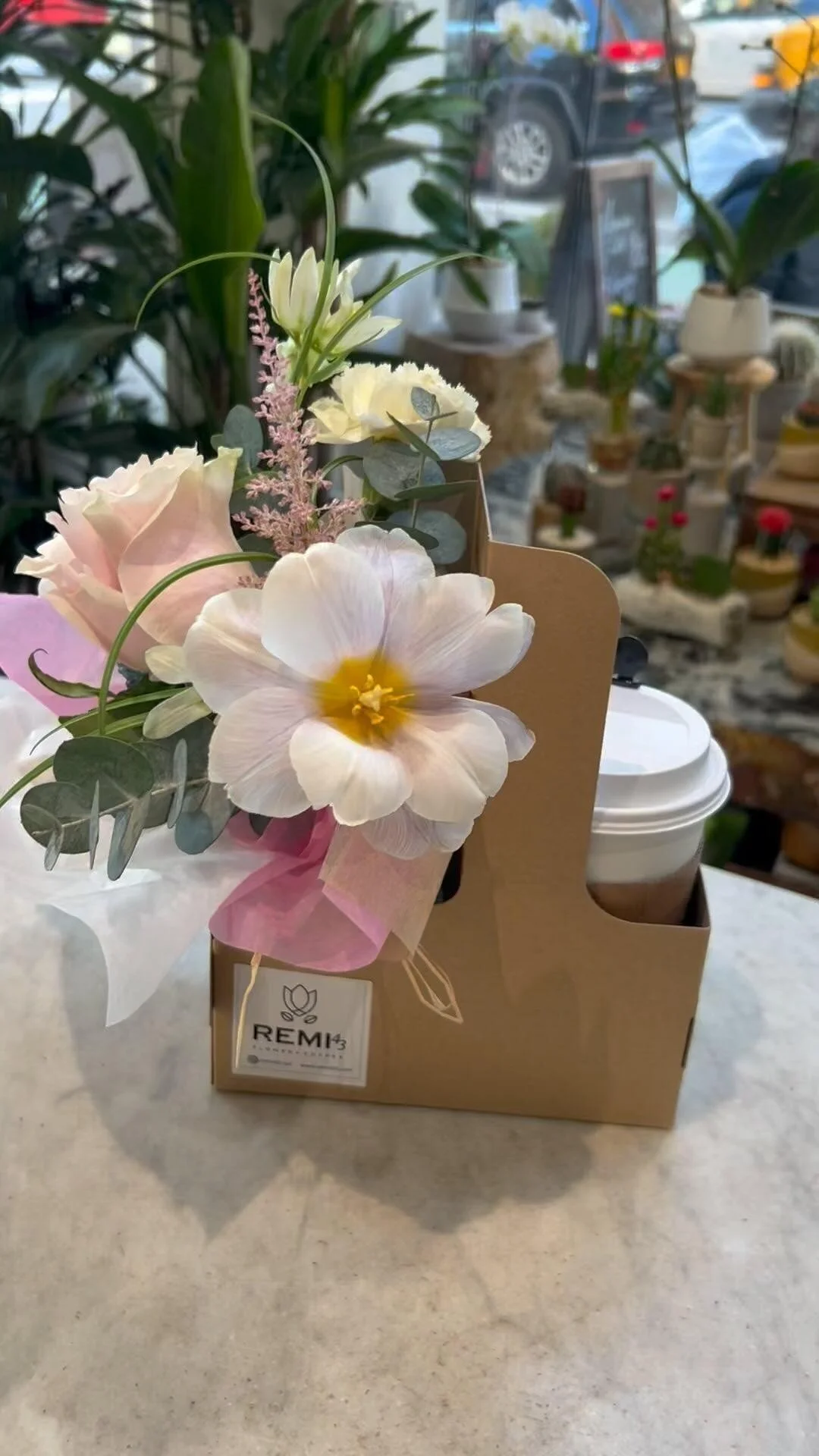 REMI43 Flower & Coffee