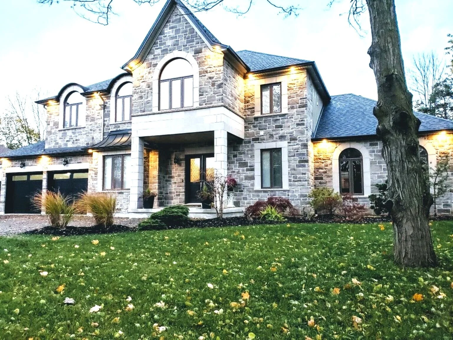 New Royal Homes, Custom Home Builder Operating in Ancaster, Burlington ...
