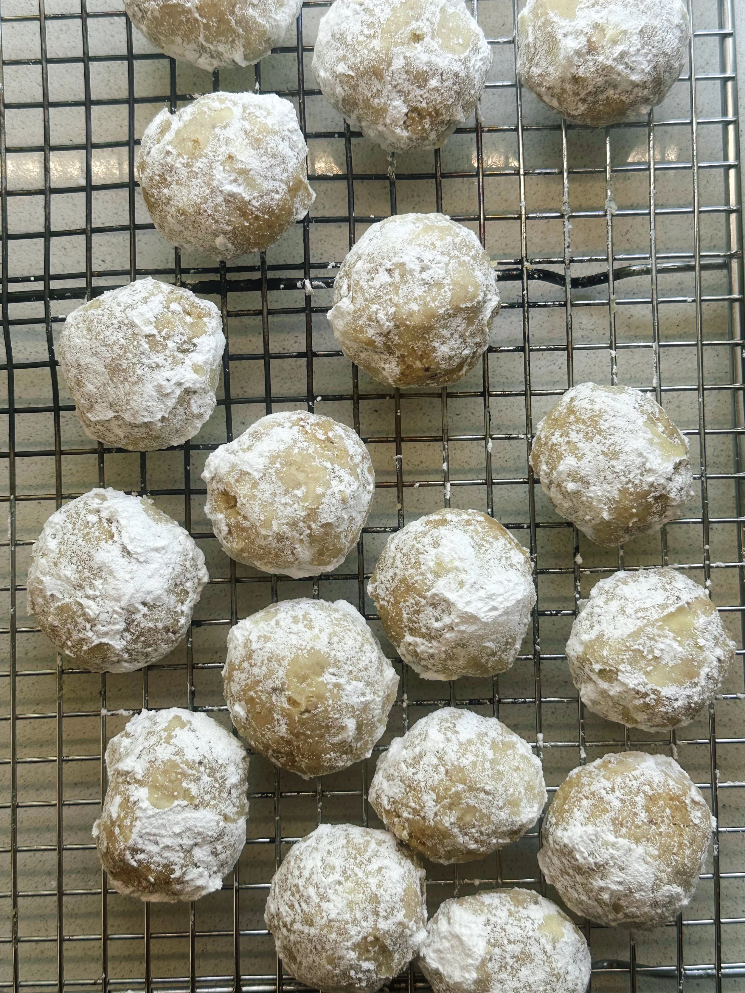 Pecan and cinnamon polvorones — Danielle Alvarez