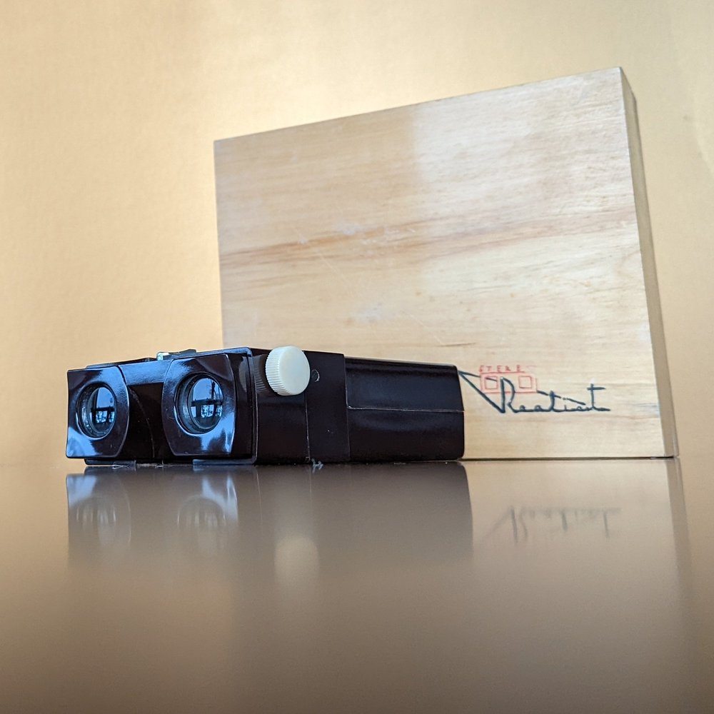 Stereo Realist Stereo Viewer | 1950s United States — Vintage 3D