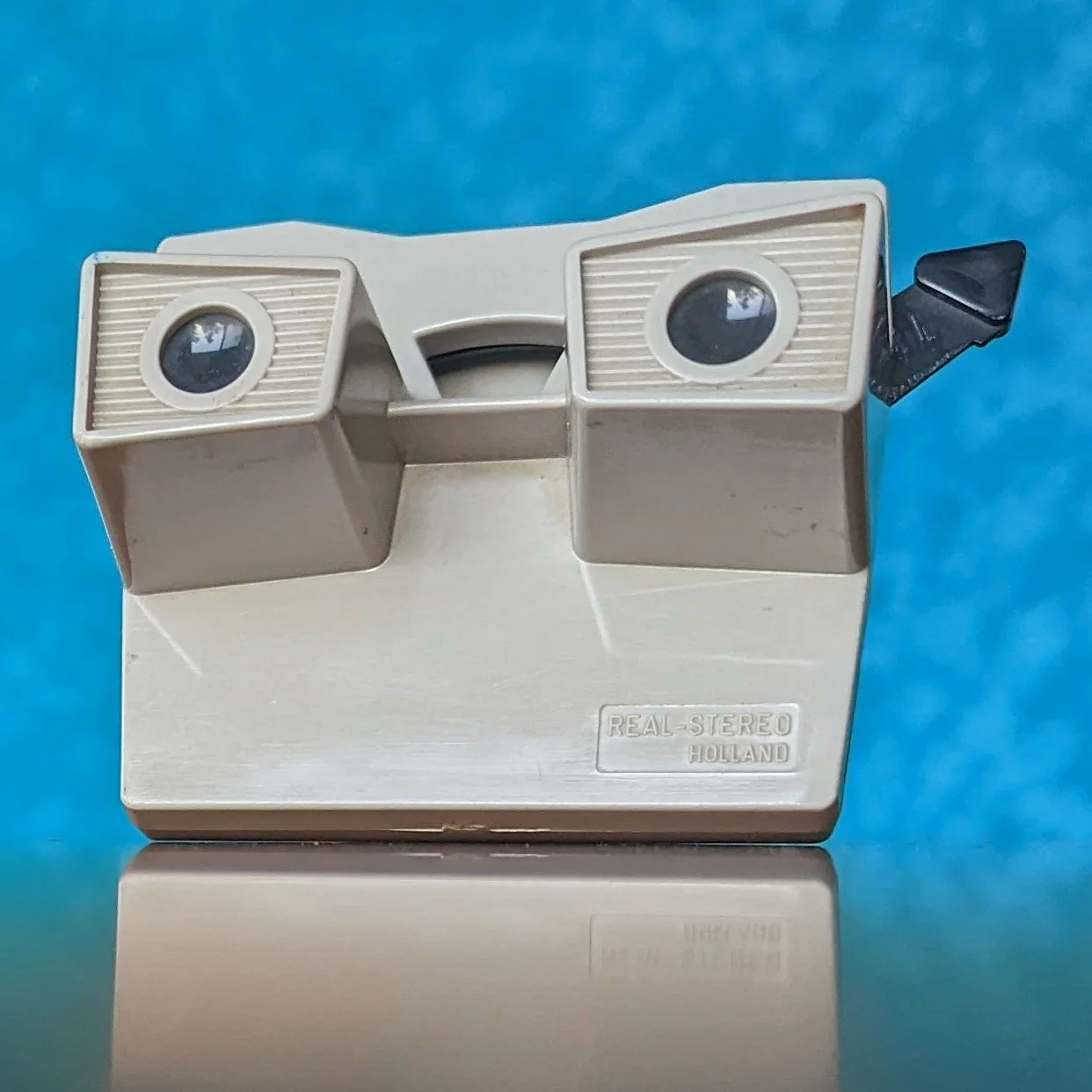 Real-Stereo 3D Viewer | 1970s Holland — Vintage 3D