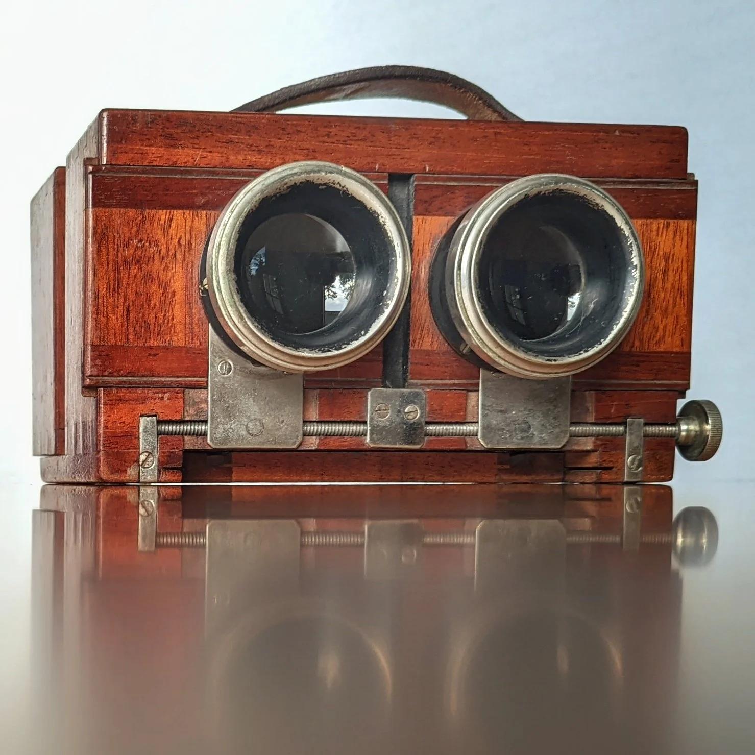 Wooden Stereoscope with Leather Handle | Early 1900s — Vintage 3D