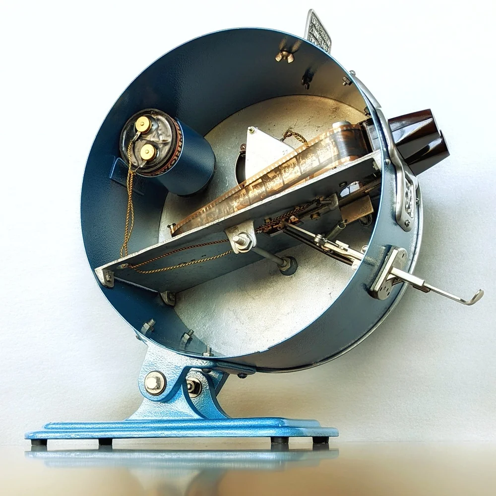 Hollywood View-a-Scope Coin-op Stereoscope | 1940s United States ...