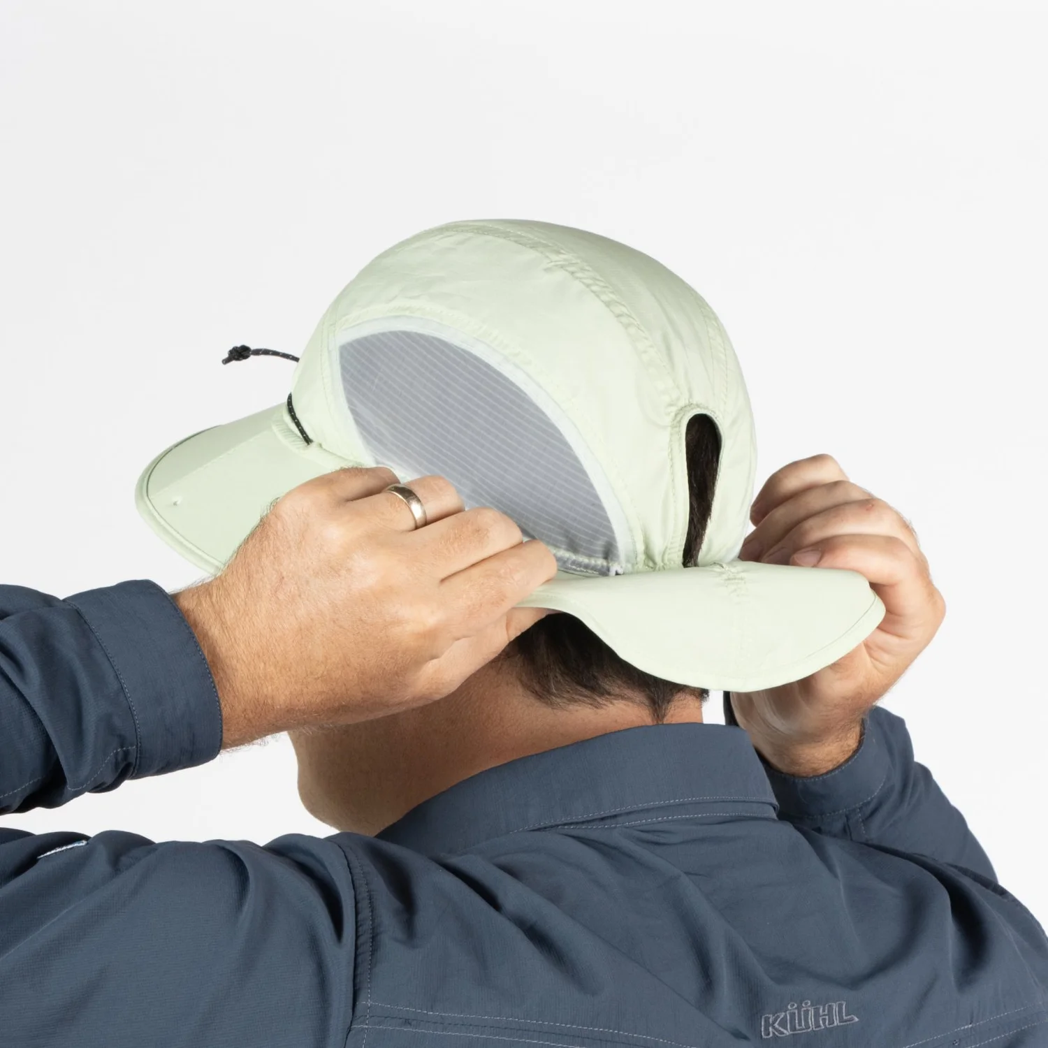 Parapack B-CAP | A cloudweight, packable bucket cap with a multi-use ...