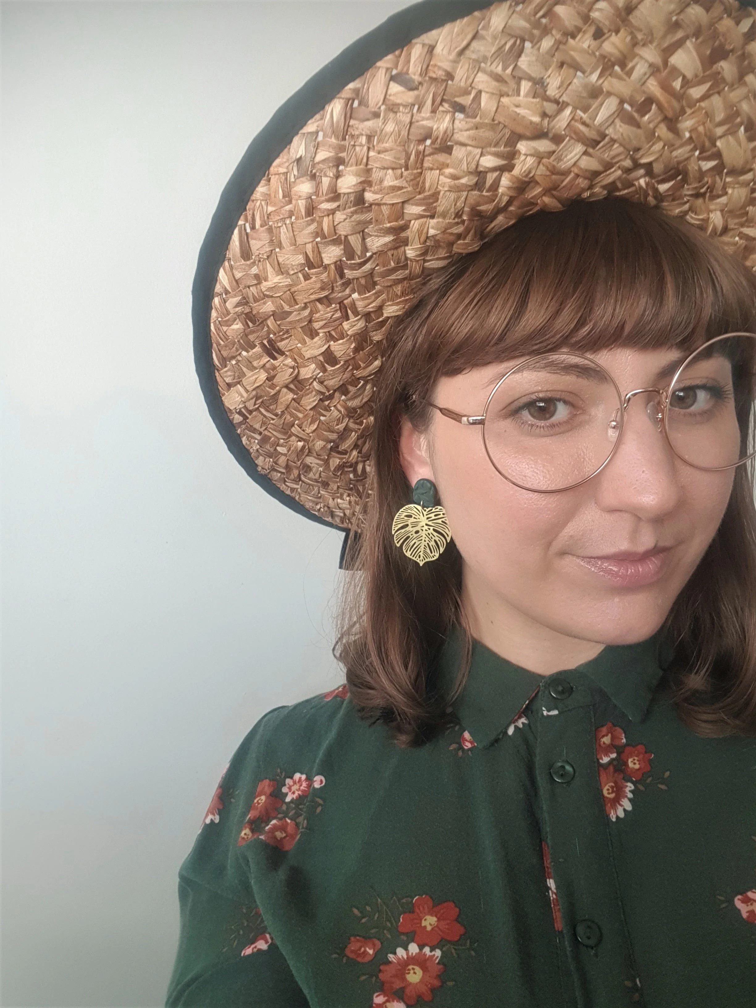 Golden Daisy Dangles in "Envy Leaves" — Winterberry Boutique