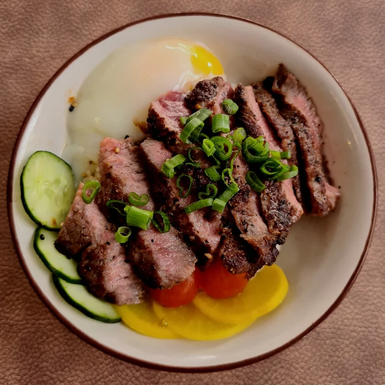 Miss G's Grill & Bar