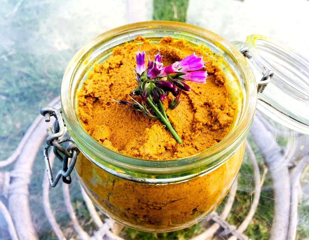 TURMERIC PASTE RECIPE - Add a golden medicinal glow to your food ...