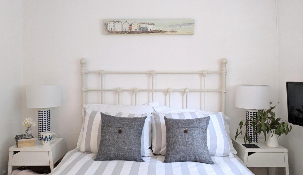 Discover Riverside Bliss at Lym River Cottage - LymeRegisStays.co.uk ...