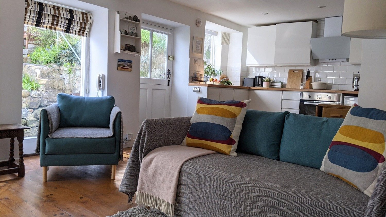 Discover Riverside Bliss at Lym River Cottage - LymeRegisStays.co.uk ...