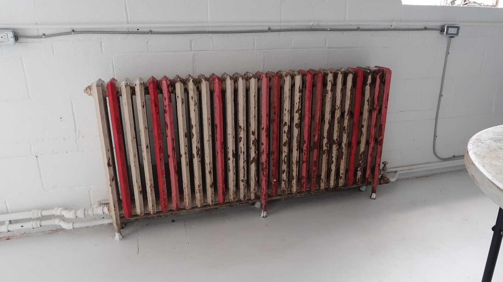 DIY Ombré Radiator Makeover: MINERAL PAINT SUCCESS — DIY in Progress