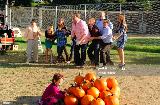Iconic Thanksgiving Episodes From Our Favorite TV Shows — CLOTHES & WATER