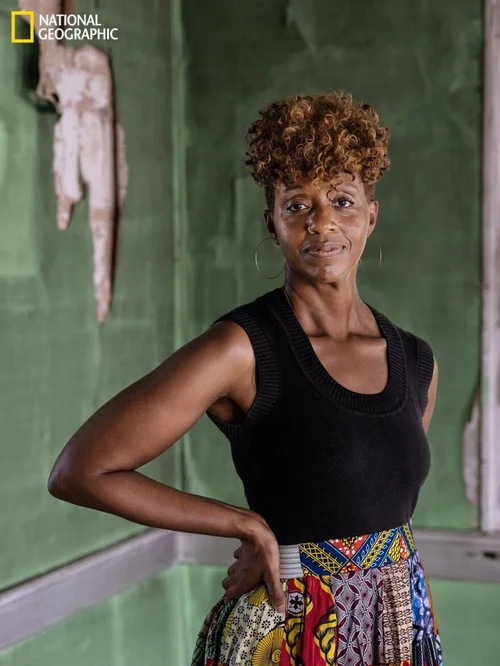 About — Tara Roberts