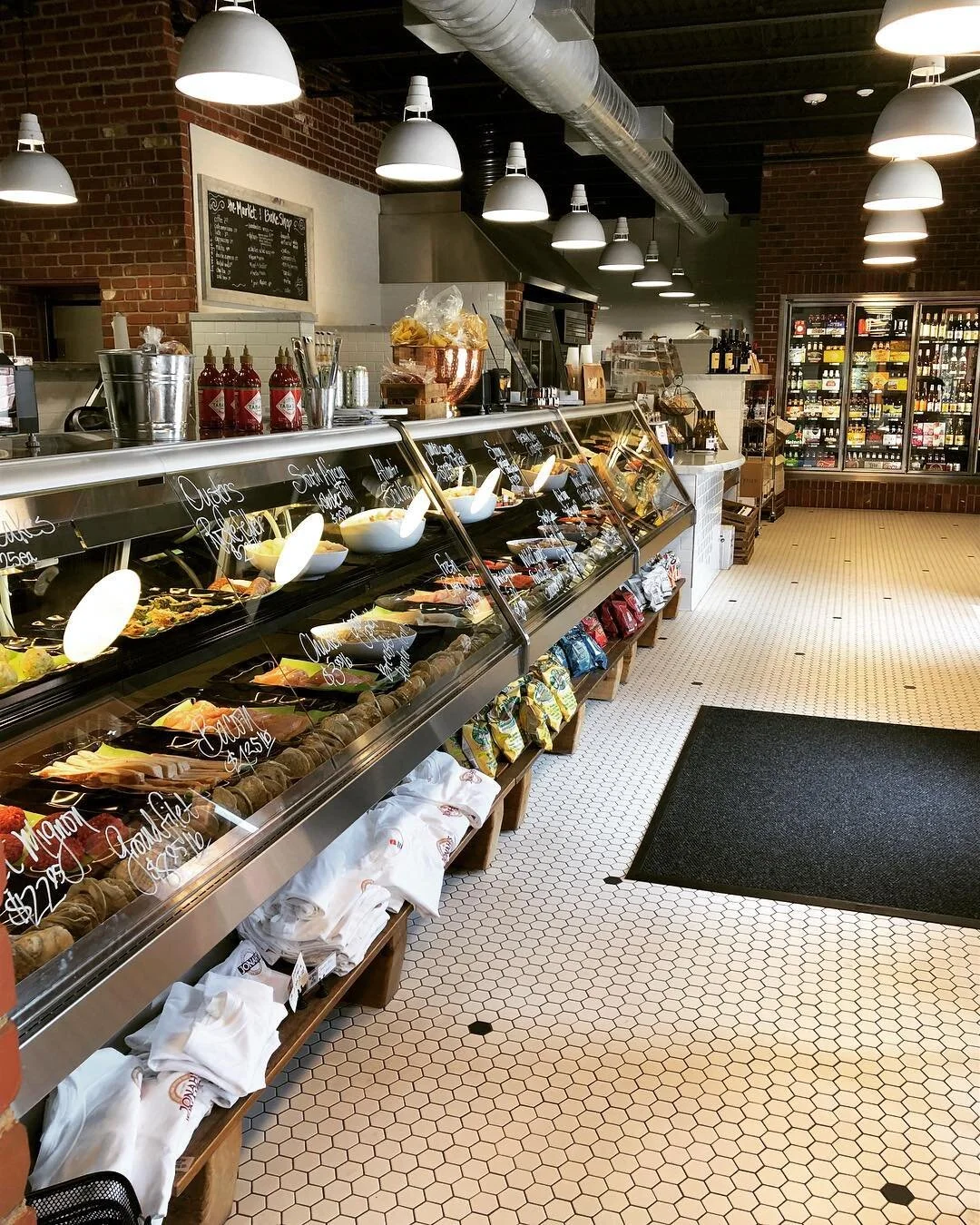 Jonah's Seafood House & 2601 Oyster Bar