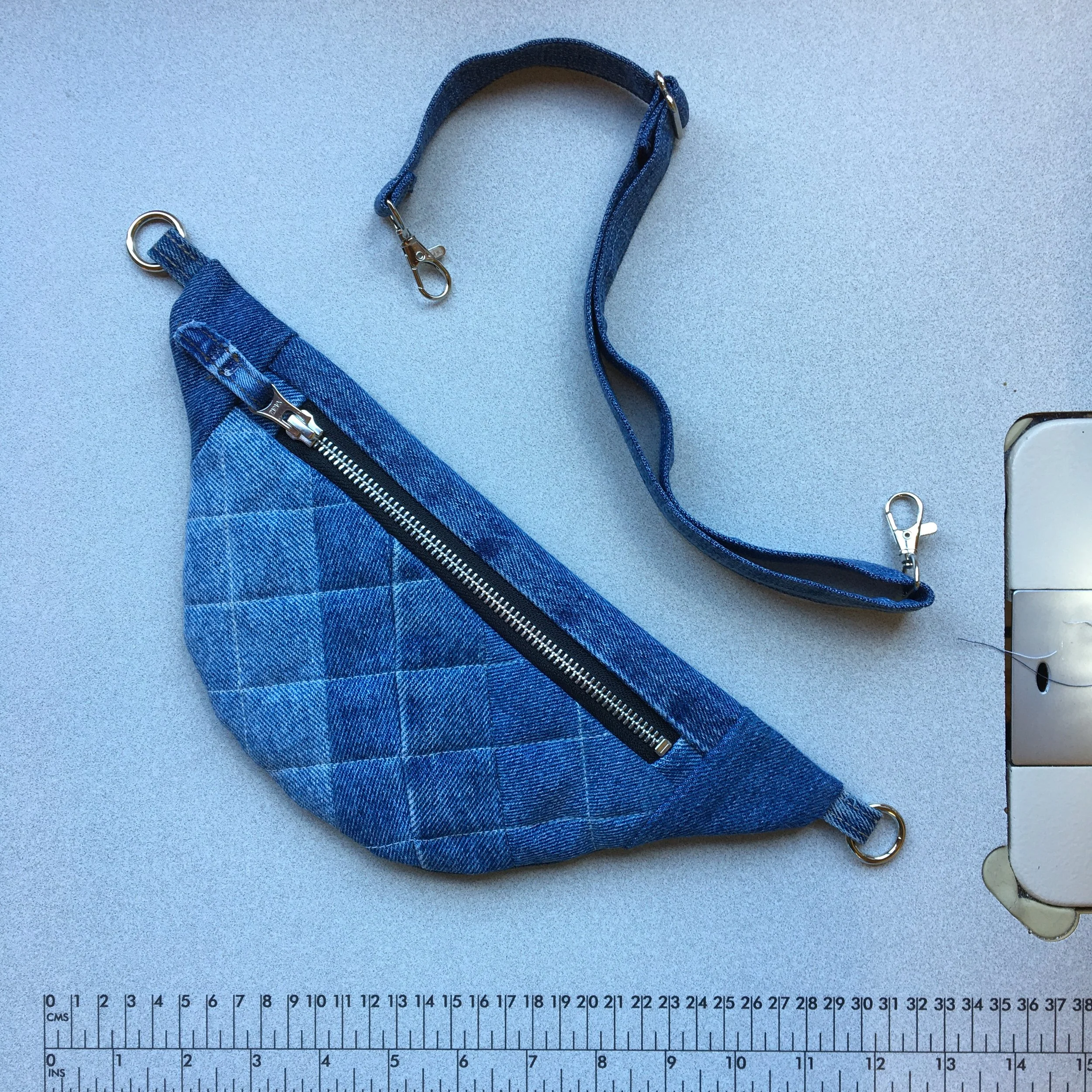 Big Useful Pouch in repurposed denim patchwork — Jeanie&Me