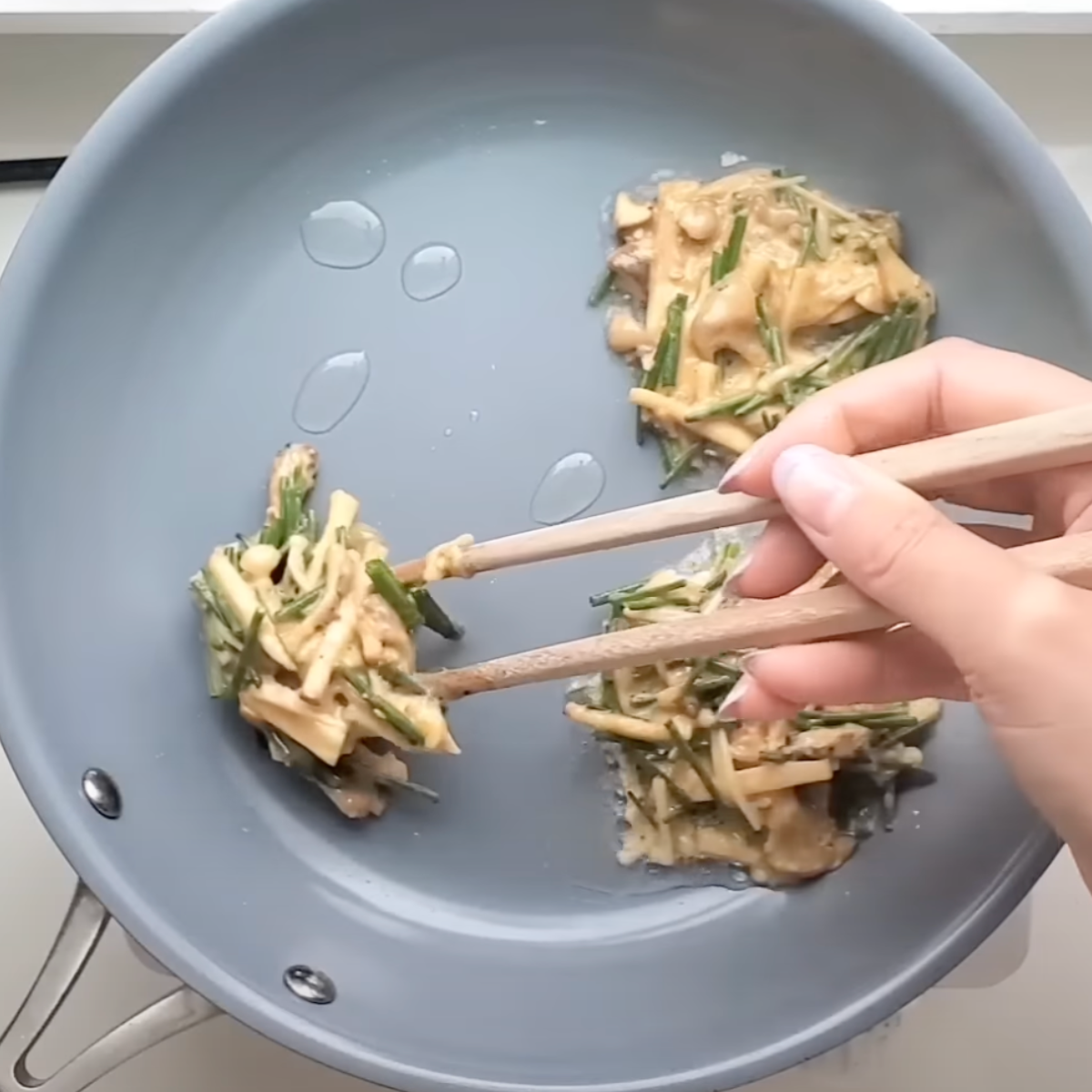 How to Make Busut-Jeon (Korean Mushroom Fritters) — Cafe Maddy