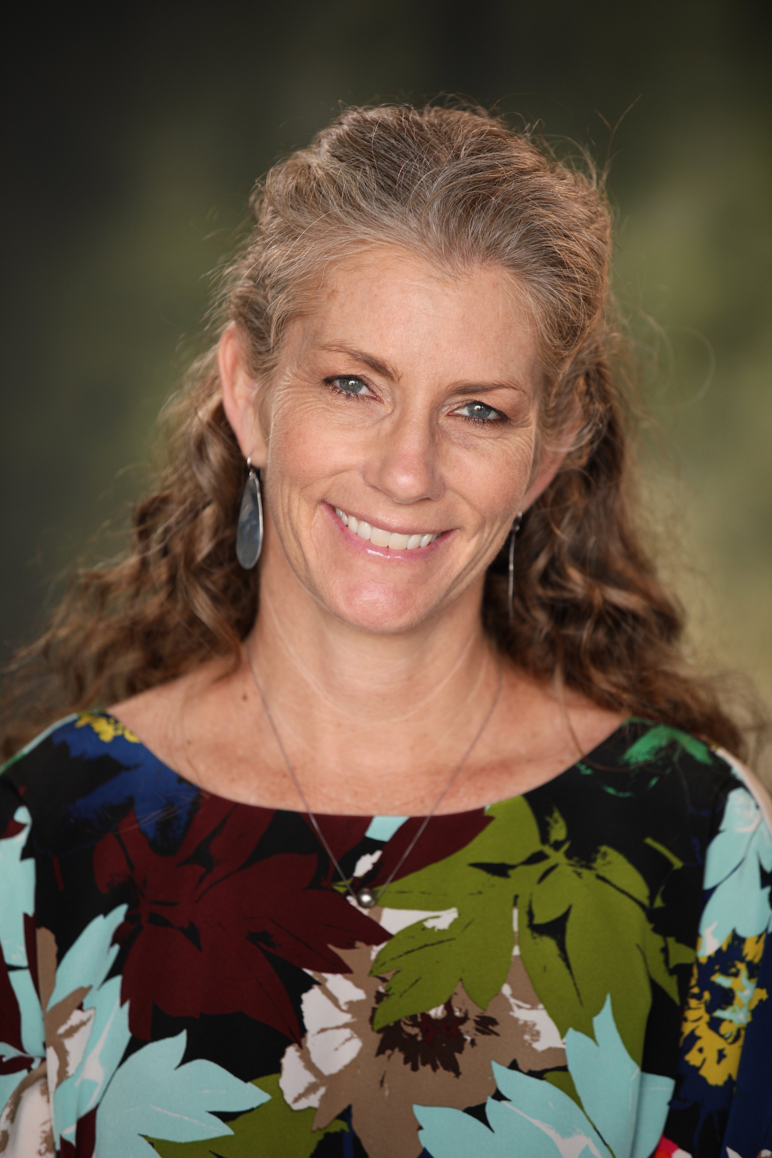 Laynie D. Weaver - Biographer