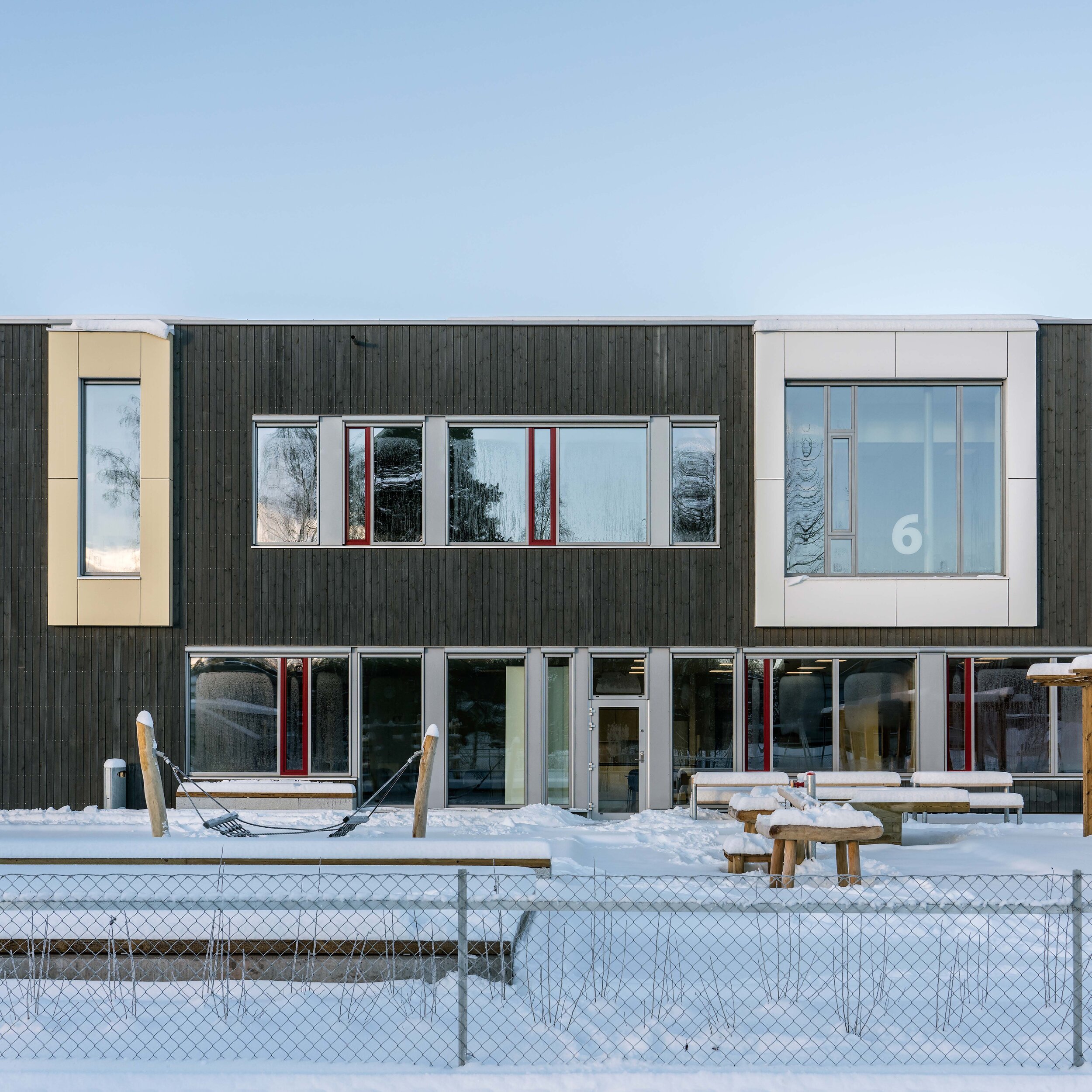 Skoler — ARKITEKTENE VIS-A-VIS