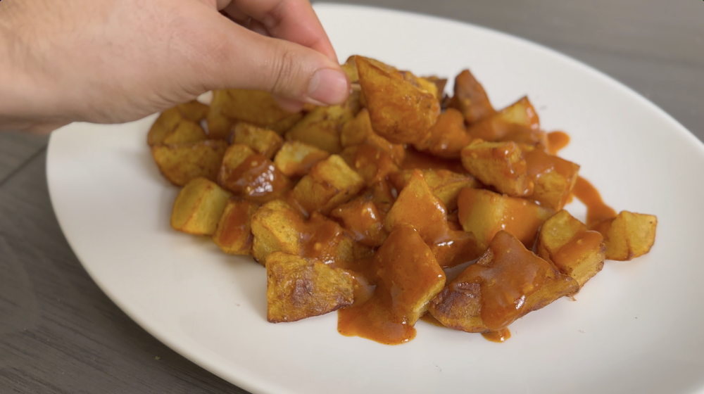 Crispy Patatas Bravas Recipe (Spanish Fried Potatoes) — Cooking with Anadi