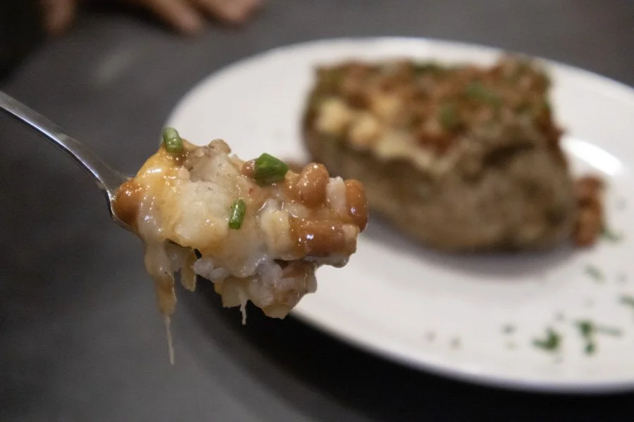 Easy and Classic Jacket Potato Recipe — Cooking with Anadi