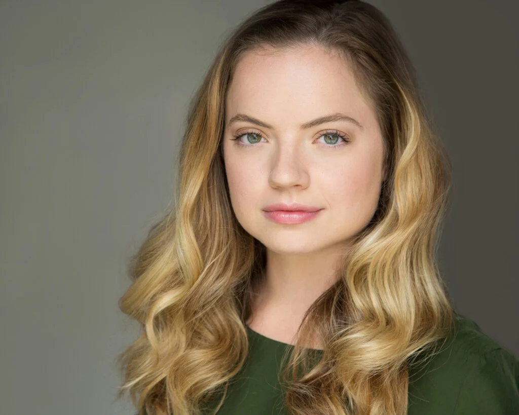 WOMEN — ROBERT MERRILL STUDIOS