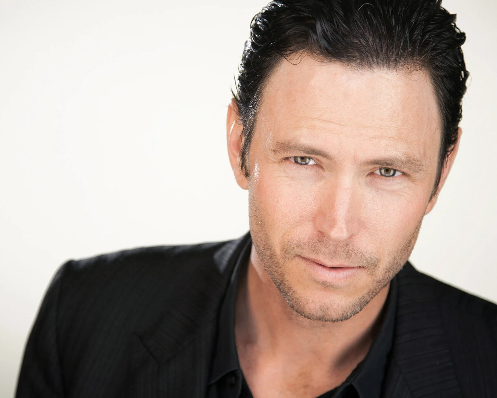 MEN — ROBERT MERRILL STUDIOS