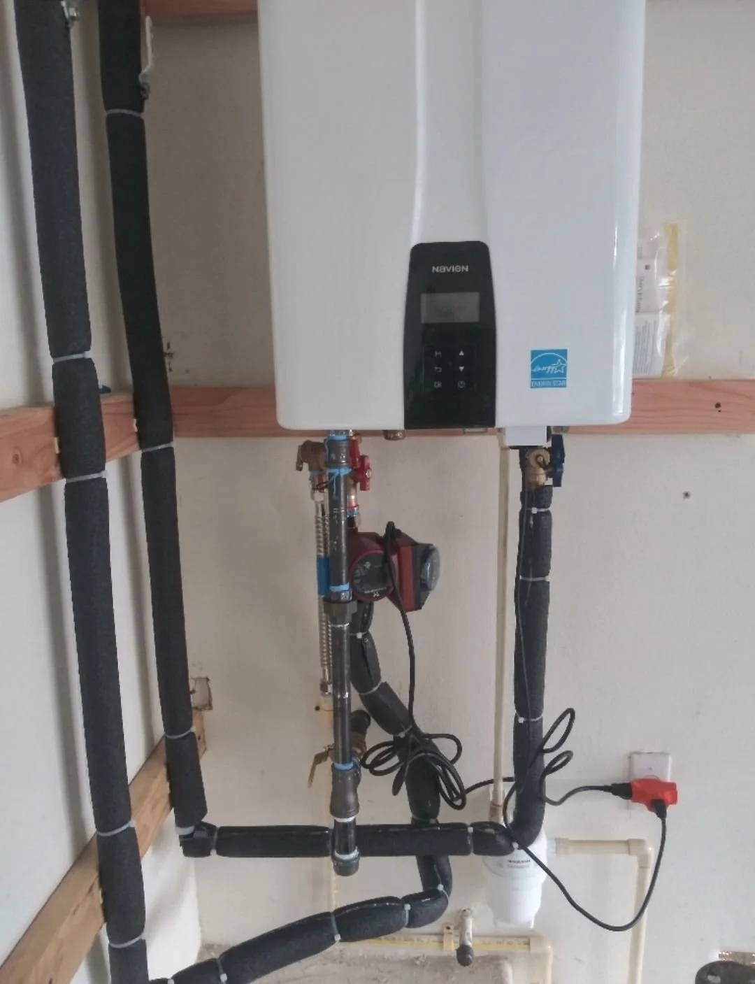 Tankless Water Heater Installation - Royalty Plumbing