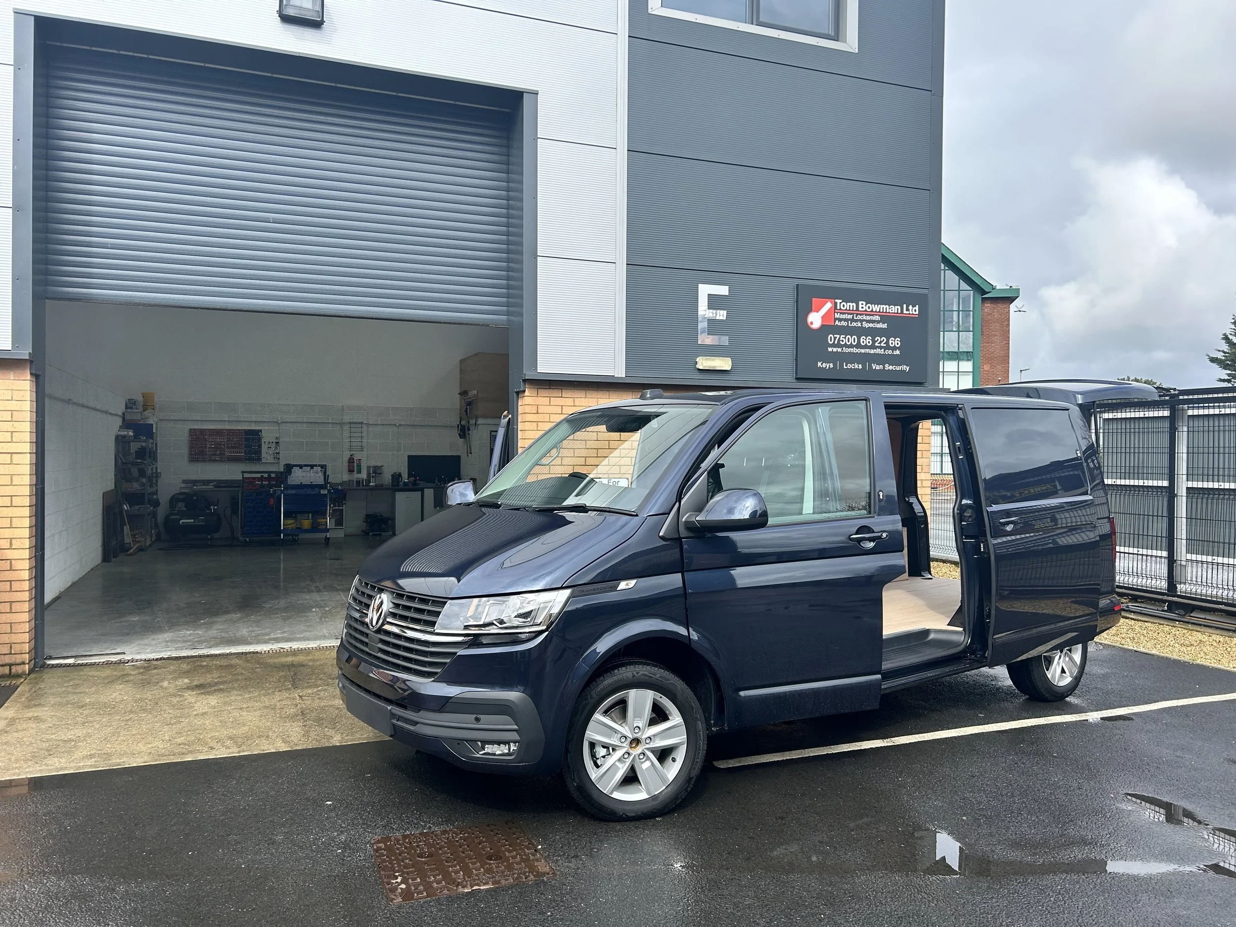 Tom Bowman Ltd - Master Locksmith / Auto Locksmith / Van Deadlocks