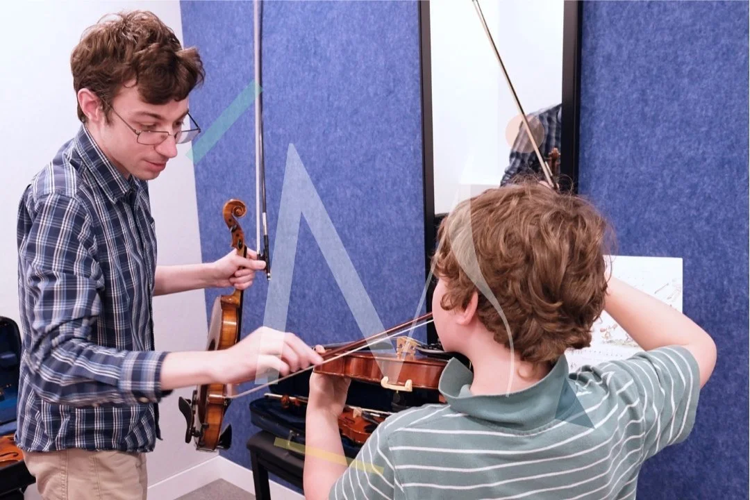 Chris | Violin & Viola — M.int Academy