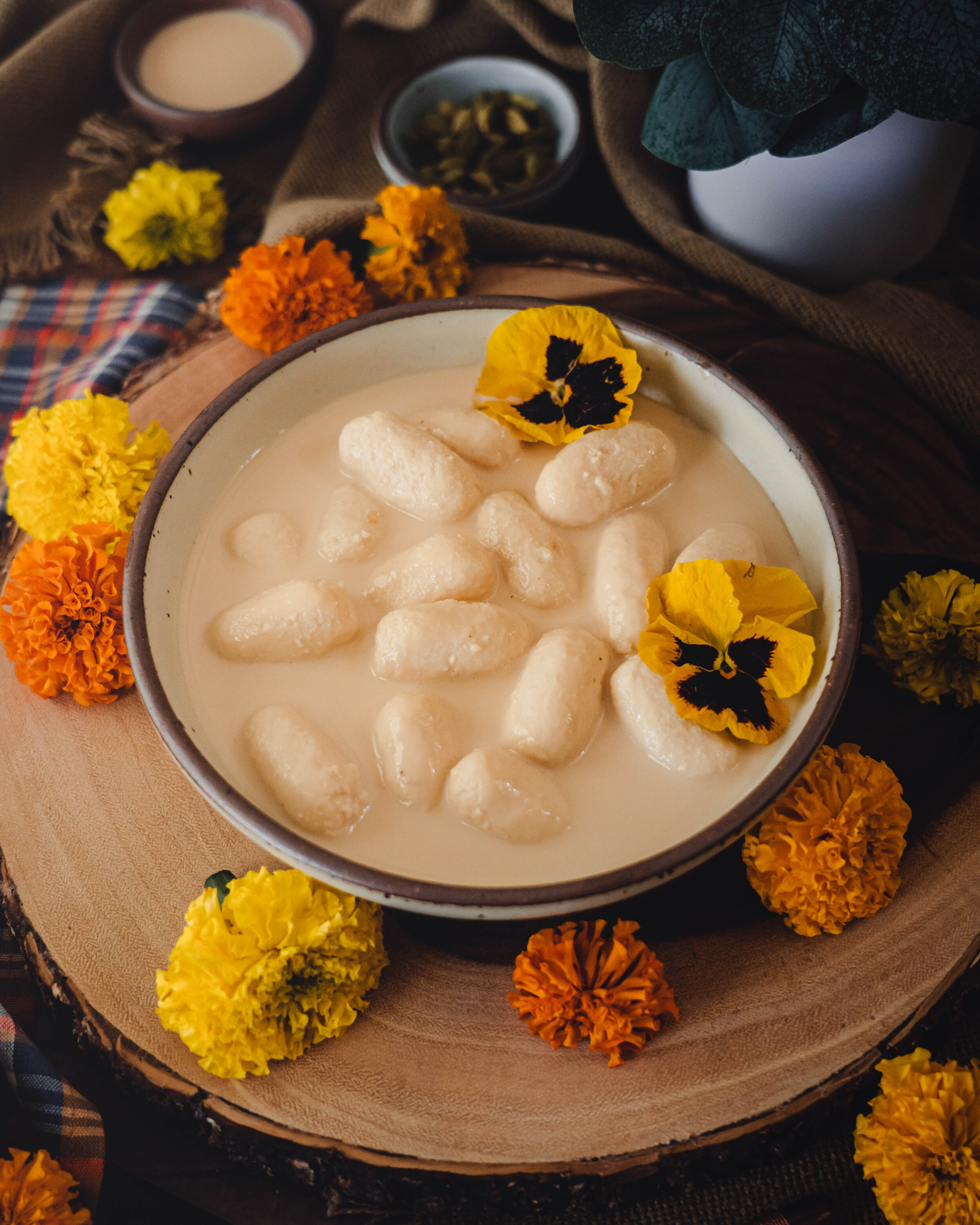 Fuchka | Deep-Fried Puri, Spicy Potato, Tamarind Chutney | Bangladeshi ...