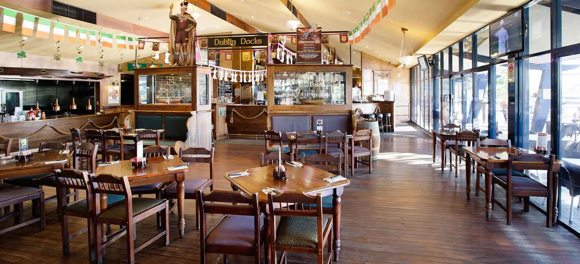 Dining — Dublin Docks Tavern, Biggera Waters, QLD