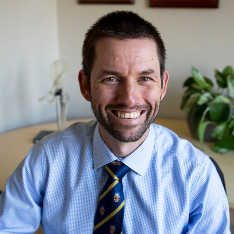 Dewar Orthopaedic Surgeon