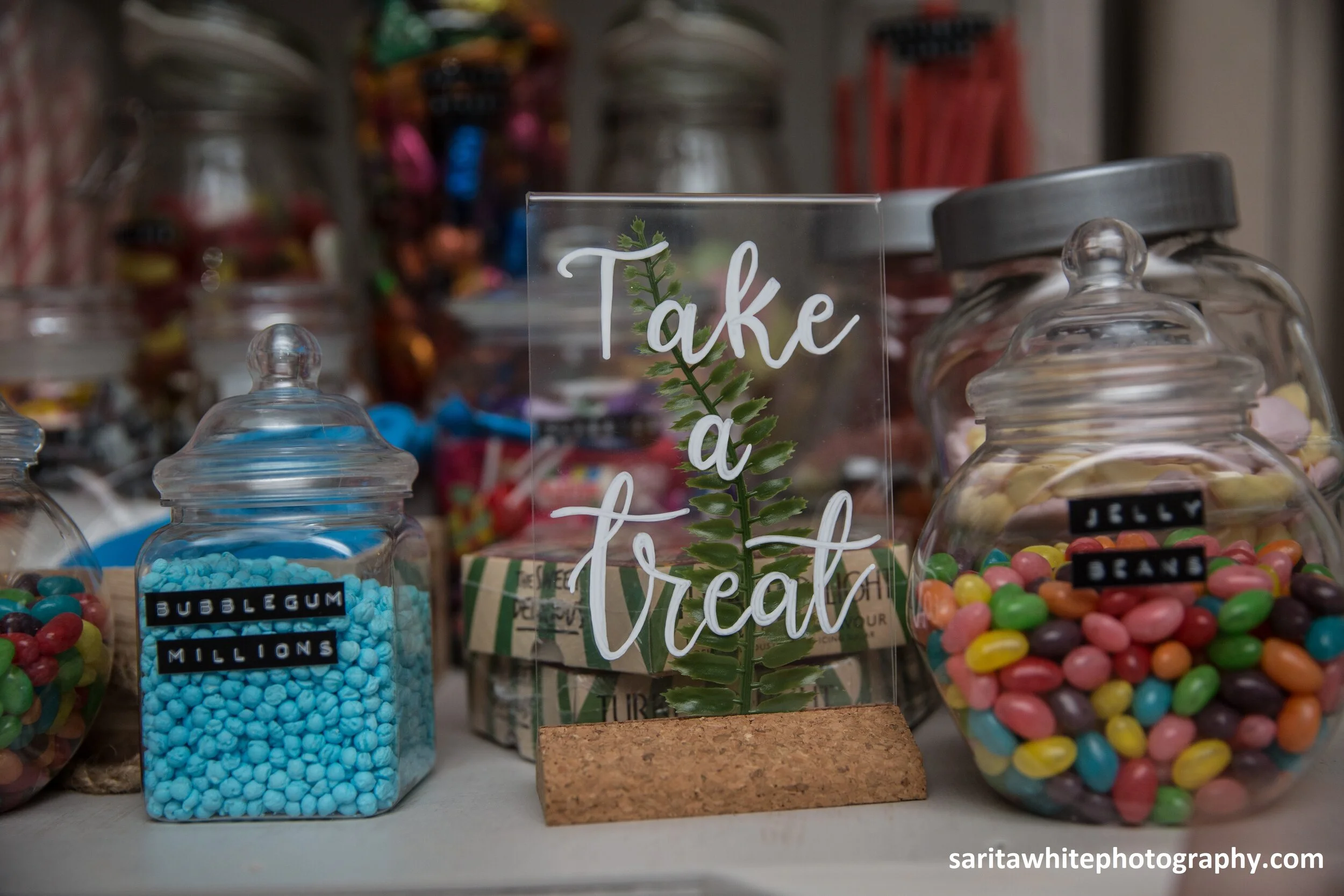 Wedding signage, welcome signs and table plans — Inviting Writing