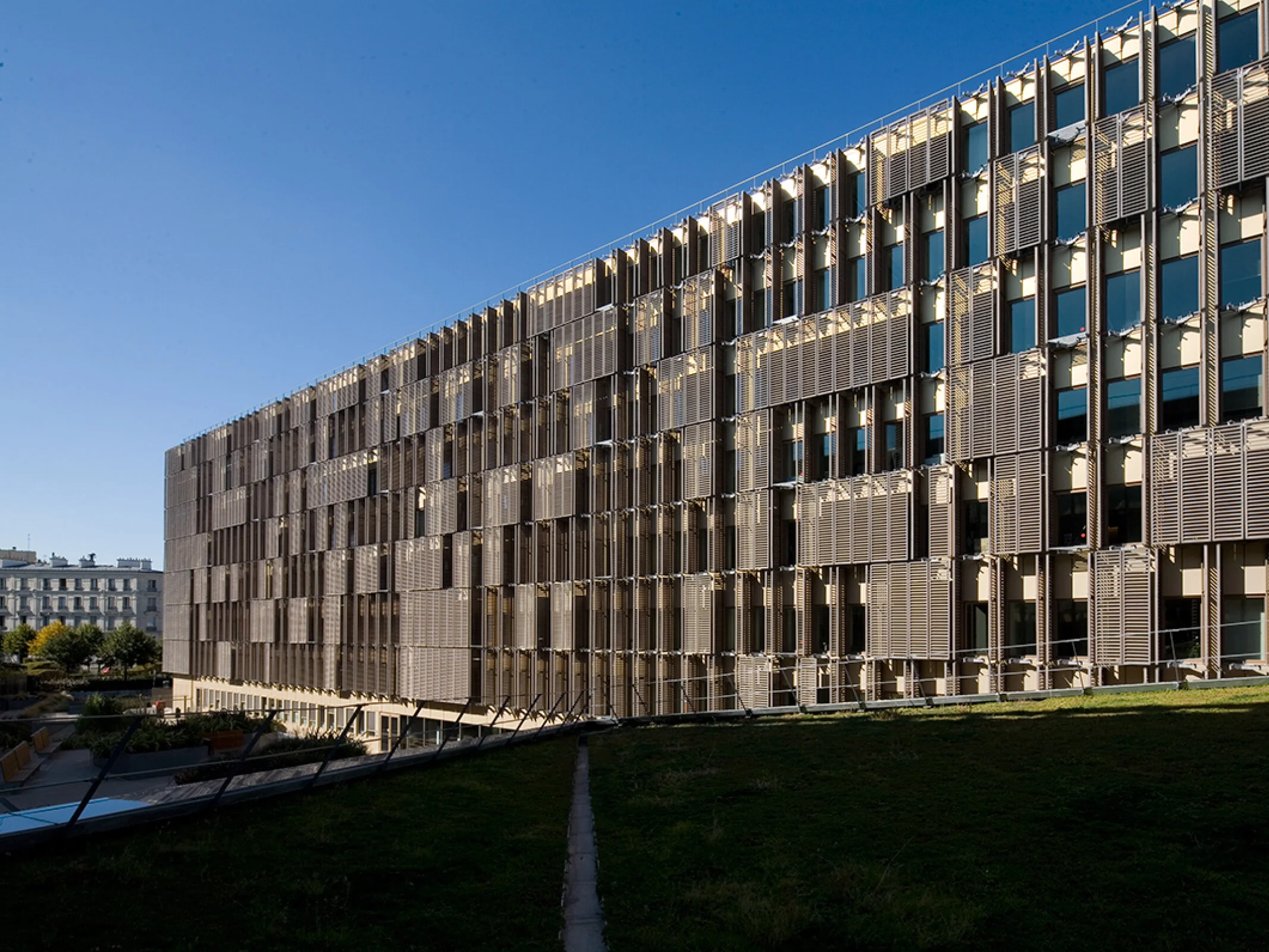 ARTICULATED FACADE — VS-A.DESIGN