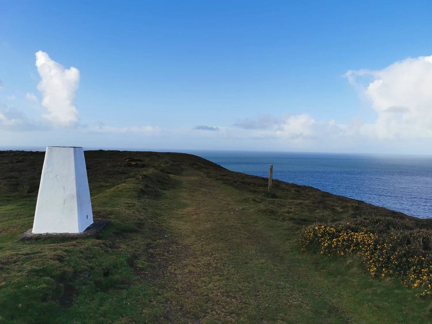 Porth Neigwl to Abersoch Walk — Wales Coast Path Llŷn Guide — Casgliad ...