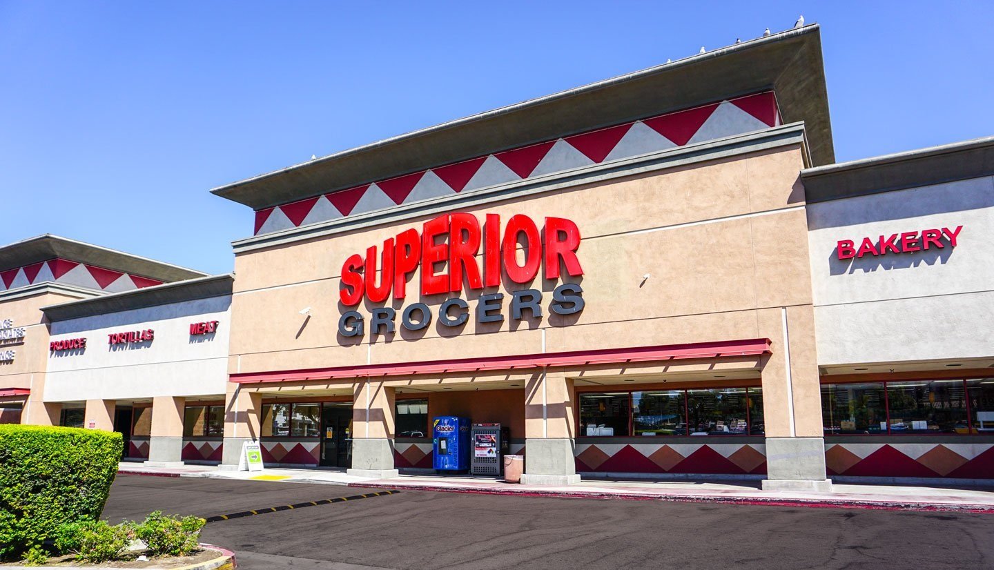 Hawthorne Plaza End Cap Space (LEASED) — Highland Partners
