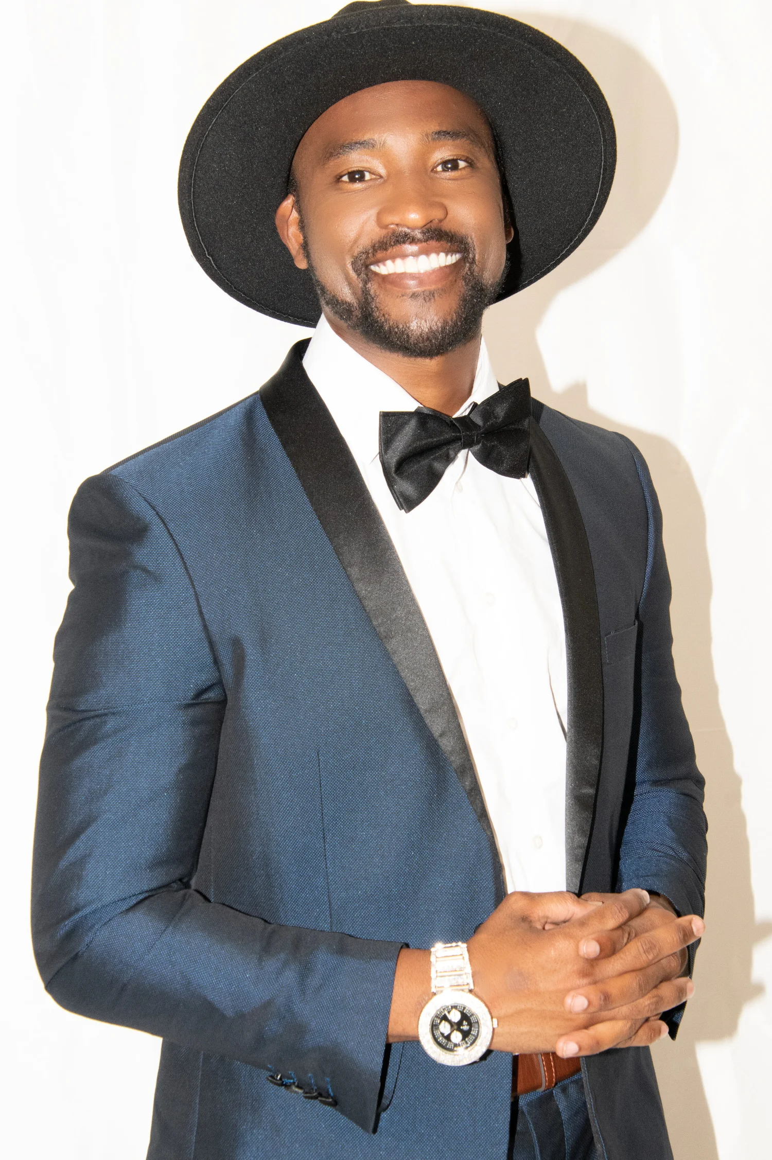 Hire One Man Band. Singer/Songwriter. American IDOL Finalist.