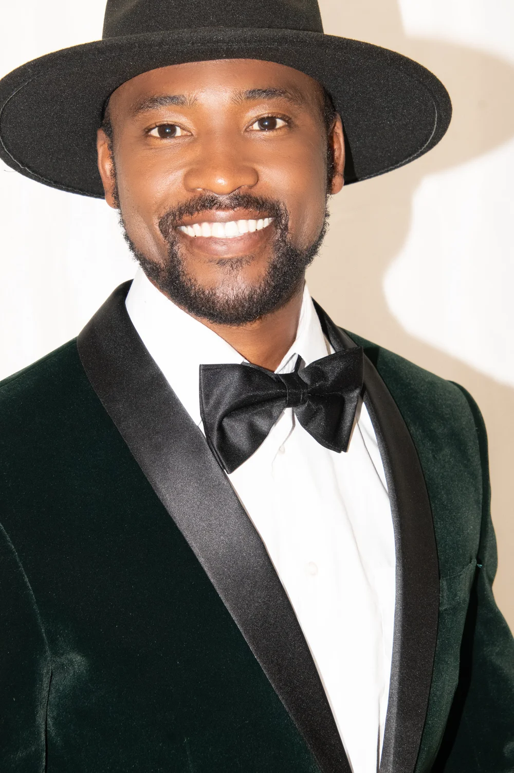 Hire One Man Band. Singer/Songwriter. American IDOL Finalist.