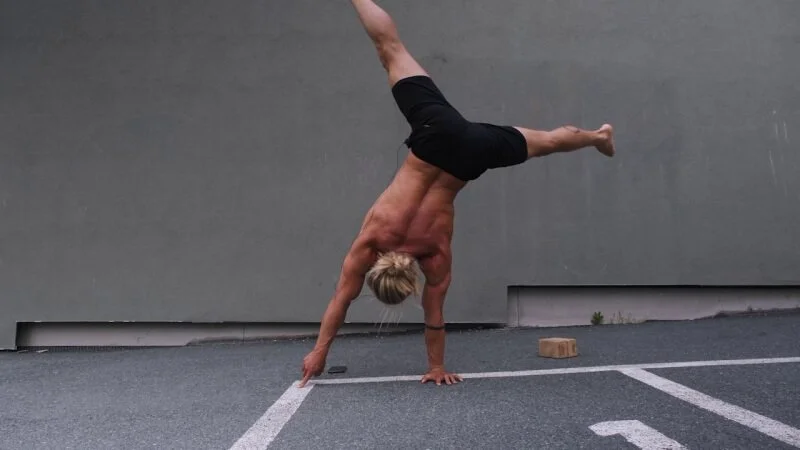 One Arm Handstand