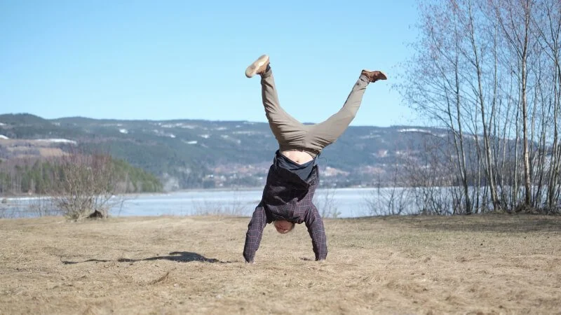 The Most Important Acrobatic Skills - Learn Acrobatics From Scratch ...