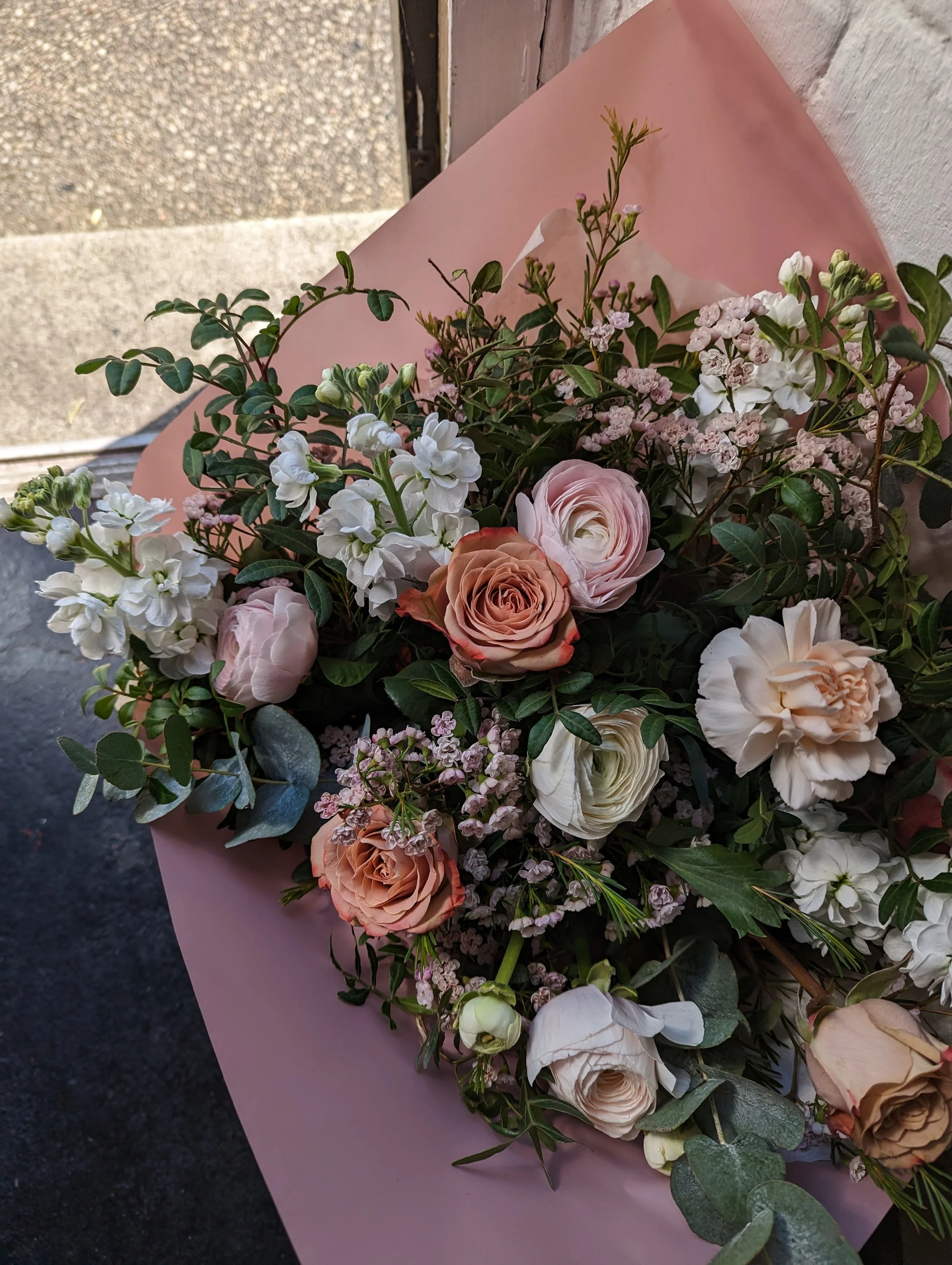 ALCHEMY - Falkirk & Stirling florist, flower delivery