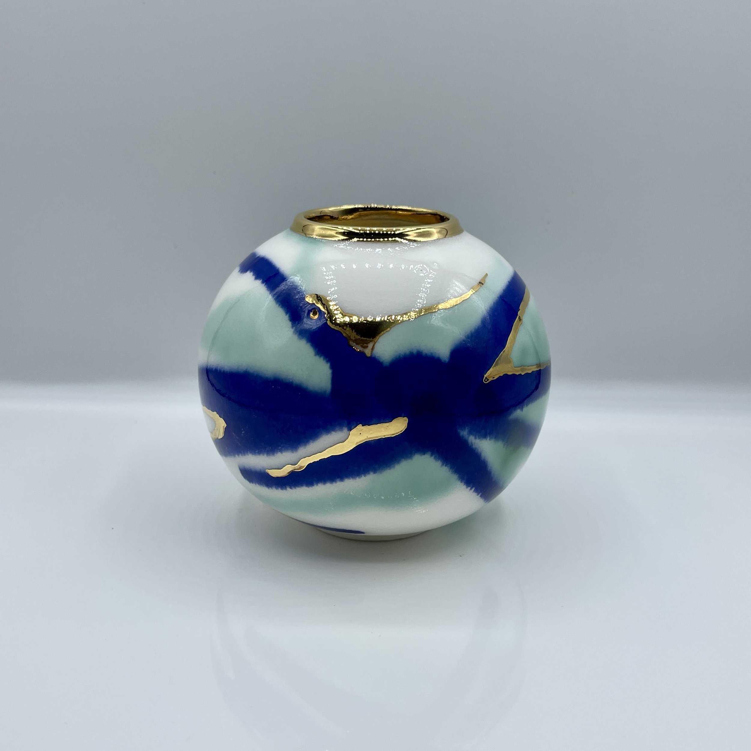 Deep Prussian Blue, grey, white, aventurine and platinum Sea Globe ...