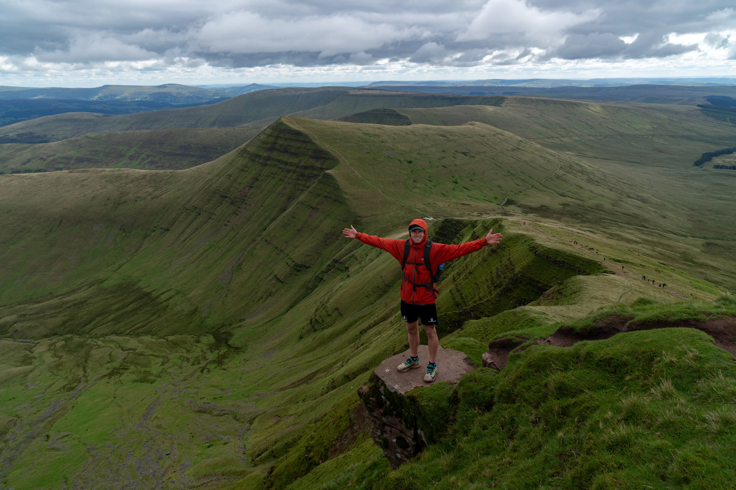 Pen-y-Fan Horseshoe Hike Guide | Brecon Beacons National Park — Oh What ...