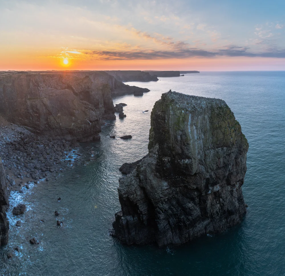 A guide to the Green Bridge of Wales and Stack Rocks | Pembrokeshire ...