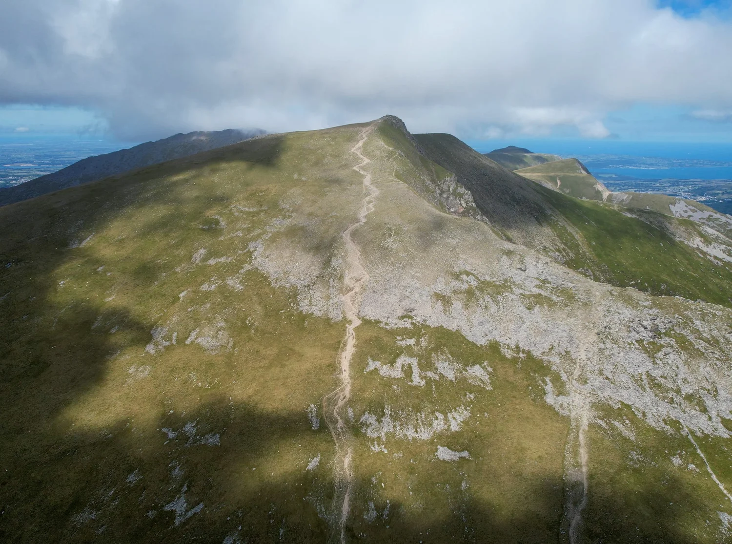 Y Garn via Devils Kitchen Hike Guide | Snowdonia National Park — Oh ...