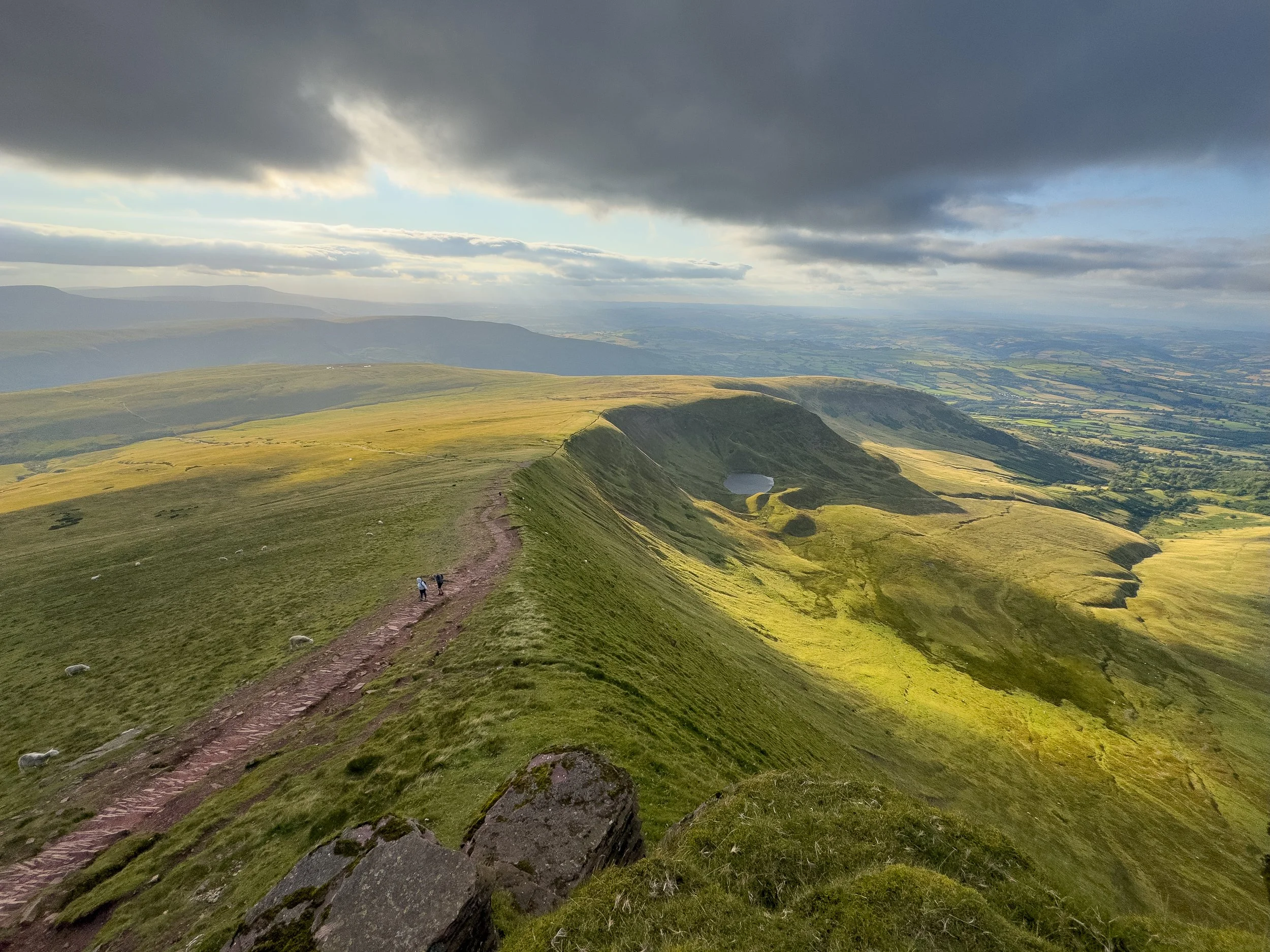 Cwm Llwch Horseshoe hike Guide - the Best Route up Pen y Fan — Oh What ...